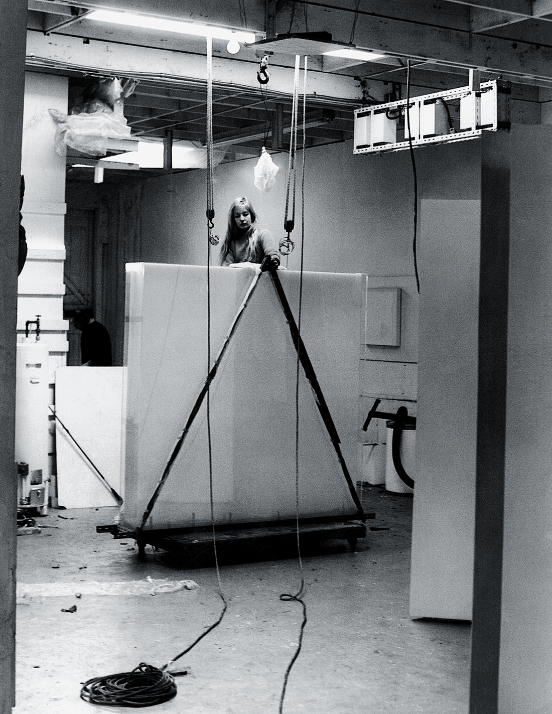 Mary Corse: Recent Paintings | Pace Gallery